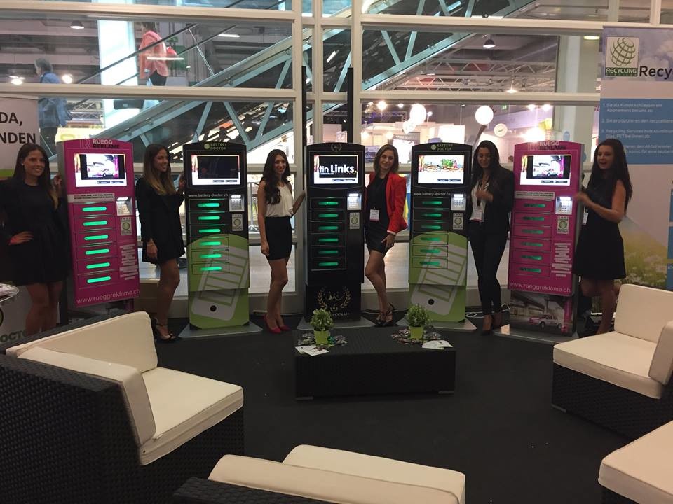 Restaurant Mall UV light Cell Phone Charging Station kiosk tower With ...