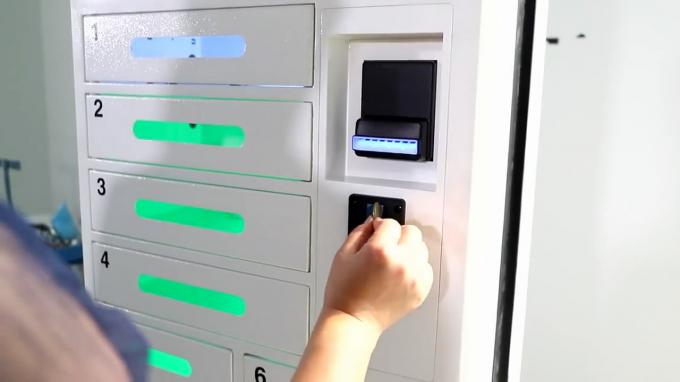 Quick Charger Public Cell Phone Charging Stations , White Mobile Phone ...